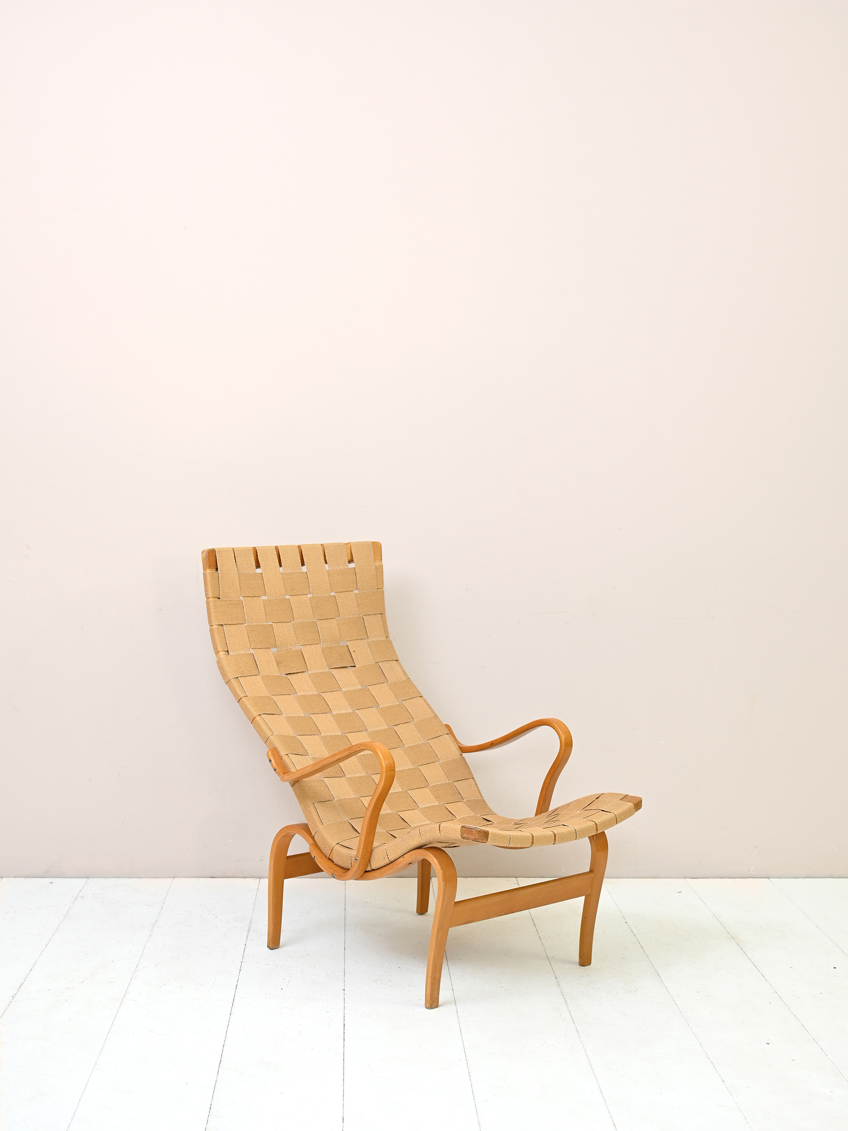‘Pernilla’ armchair designed by Bruno Mathsson | Casafika