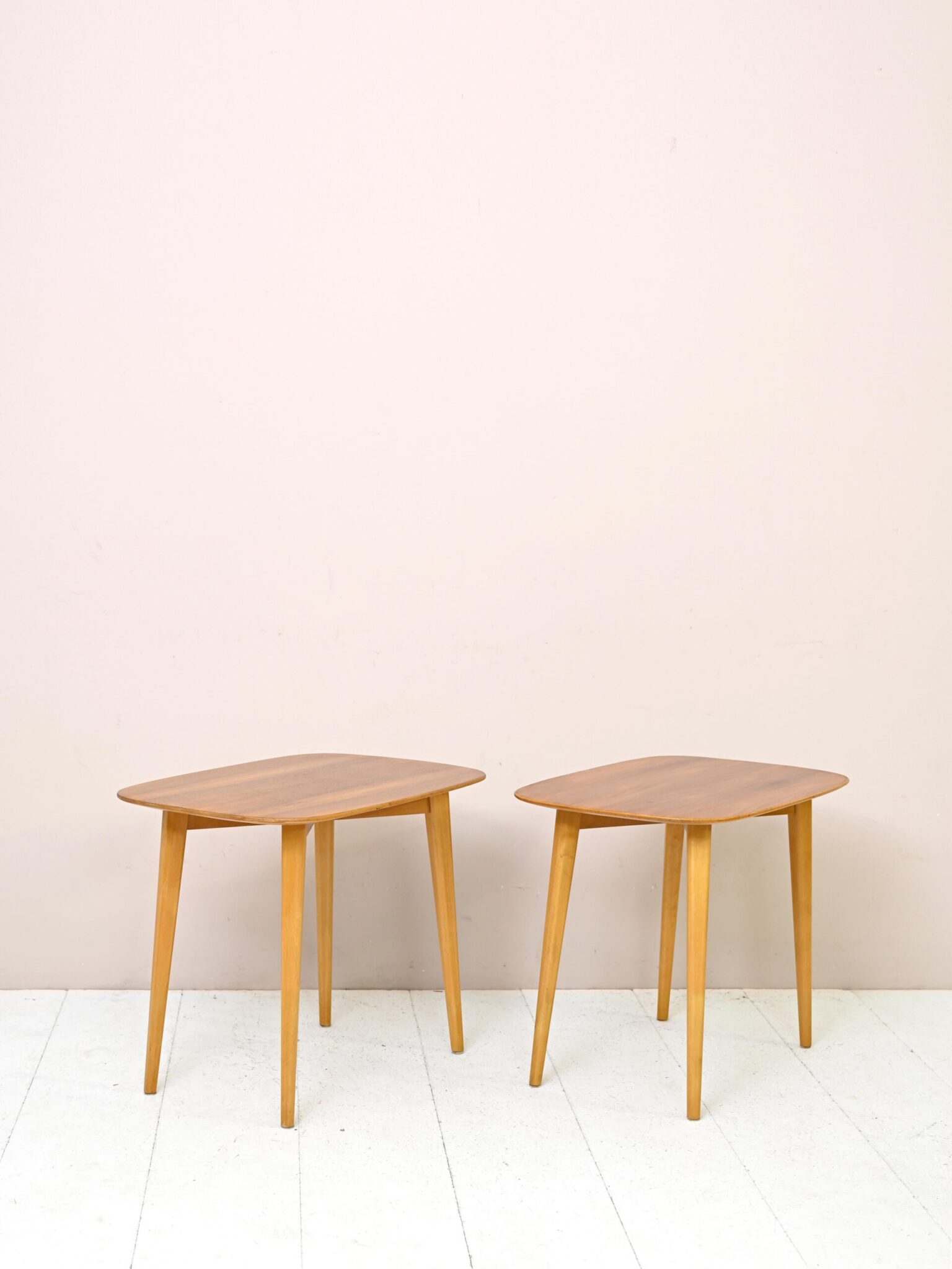 Modernist oval Scandinavian tables | Casafika