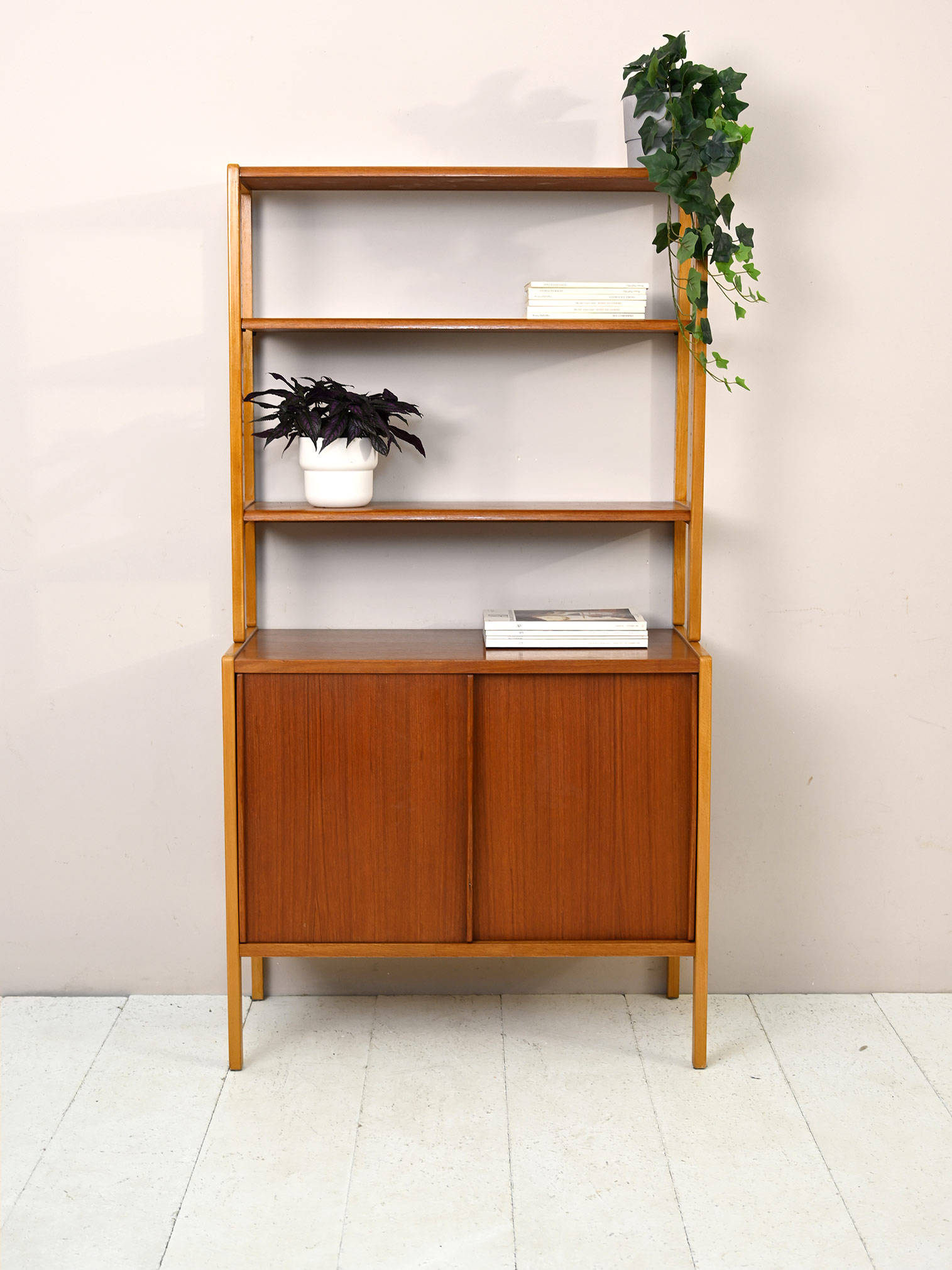 Vintage bookshelf with sliding doors | Casafika