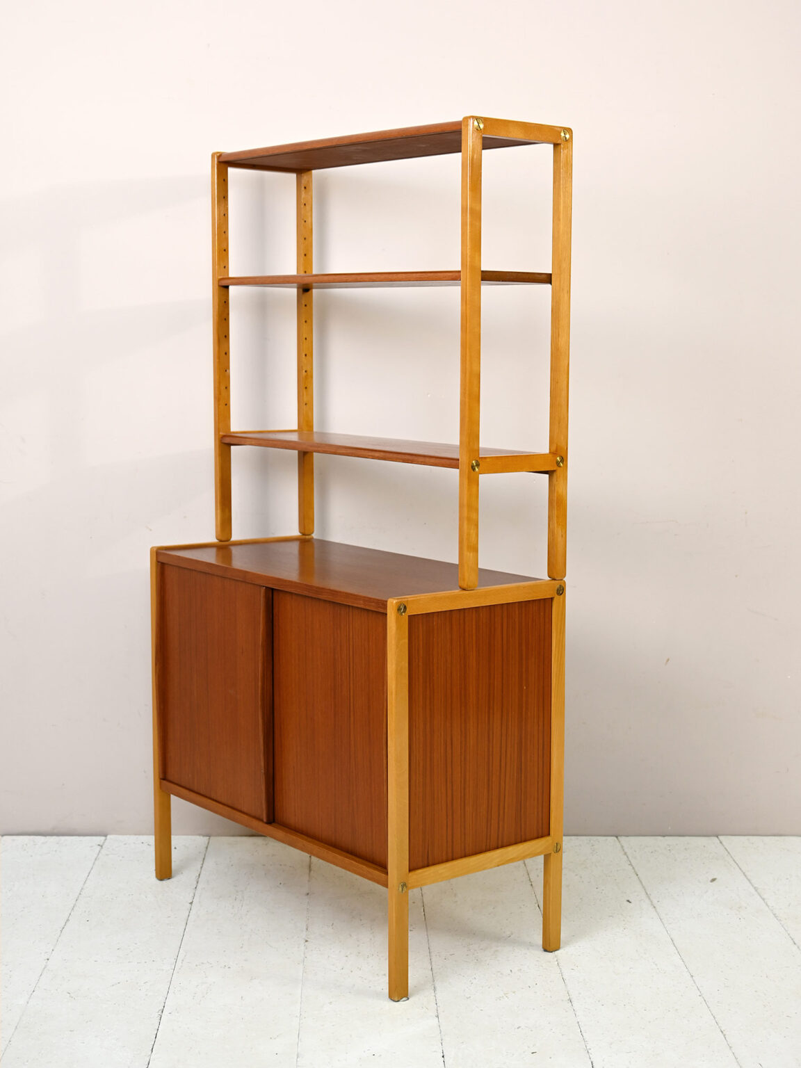 Vintage bookshelf with sliding doors | Casafika