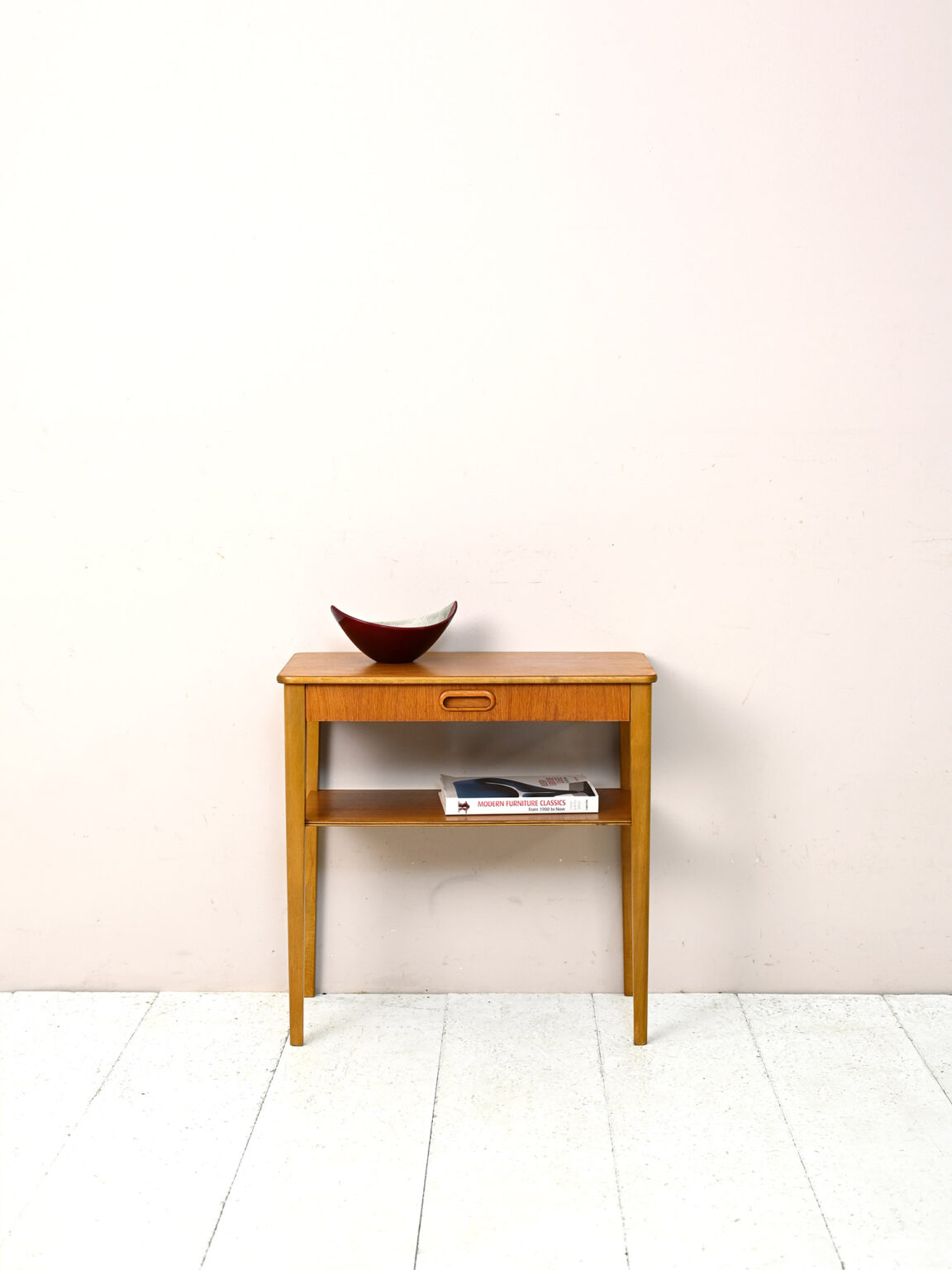 Scandi nightstand | Casafika