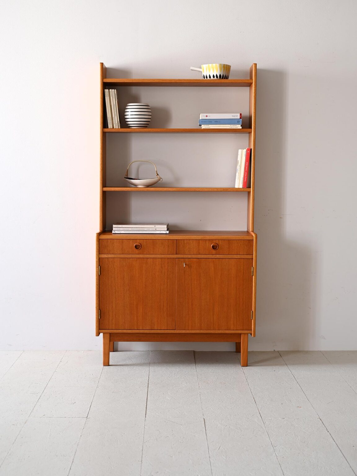 Scandinavian bookshelf with drawers | Casafika