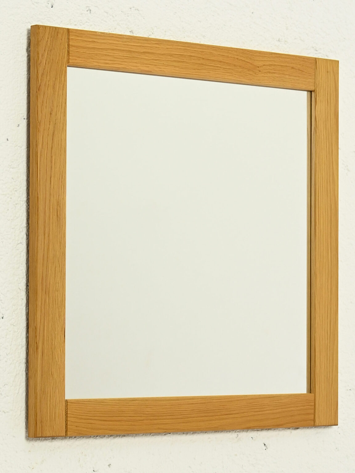 Scandinavian square mirror | Casafika