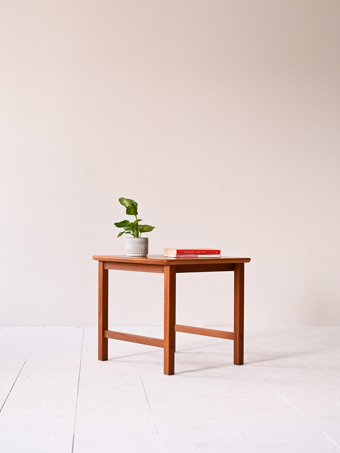 1950s Scandinavian teak coffee table – Vintage table | Casafika