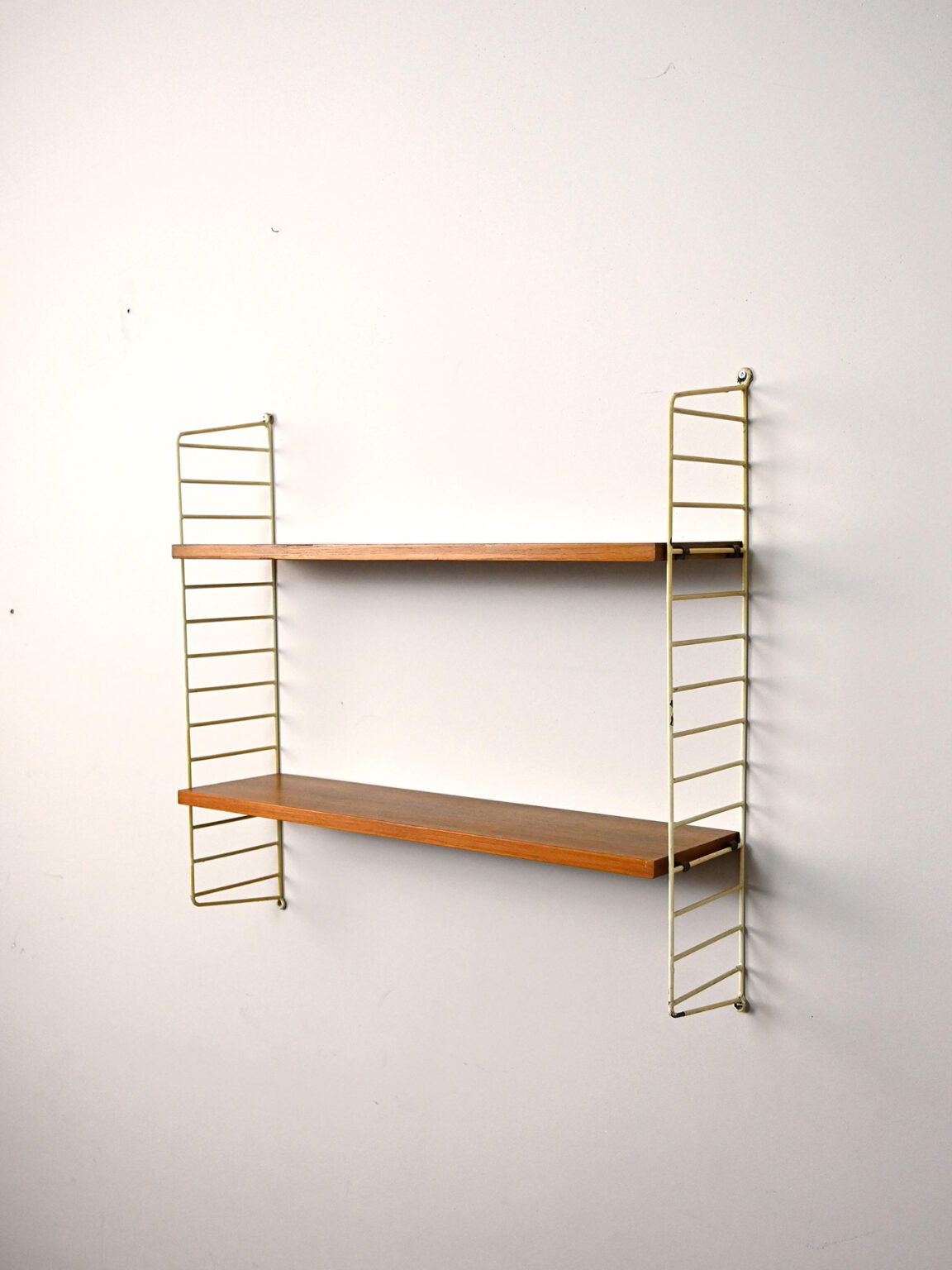 Swedish shelf with two shelves | Casafika
