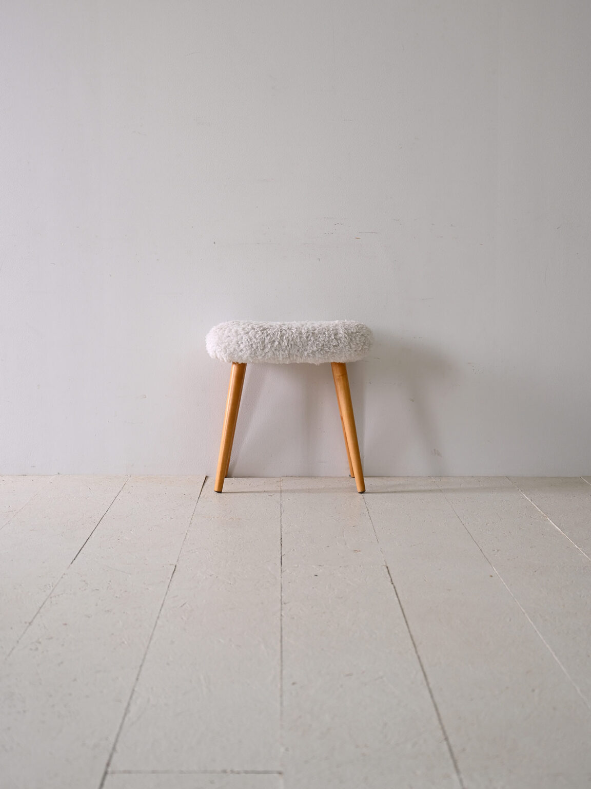 Vintage Scandinavian stool | Casafika