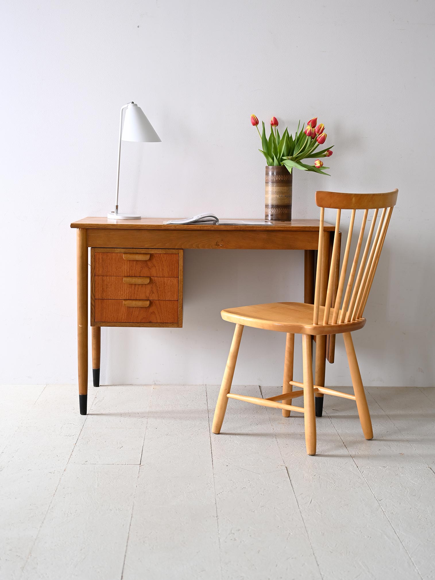 Teak extendable desk with 3 drawers | Casafika