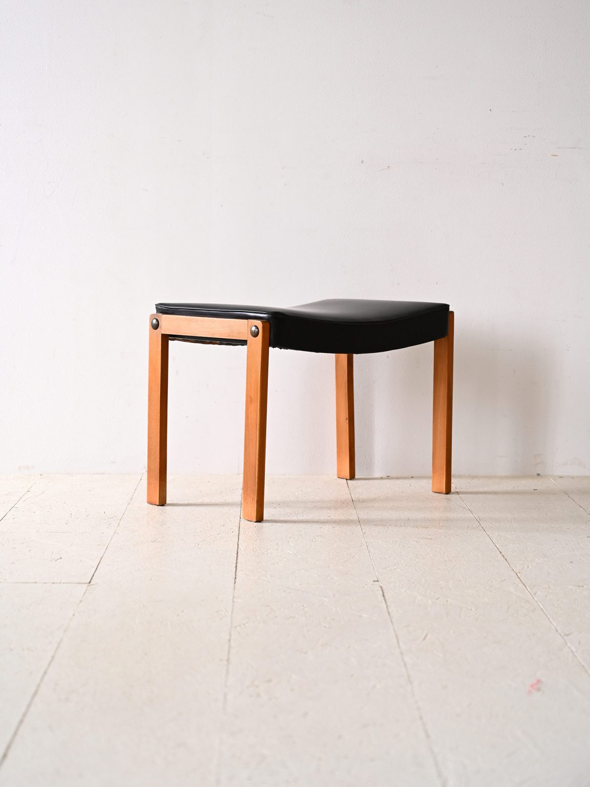 1960s Scandinavian stool | Casafika