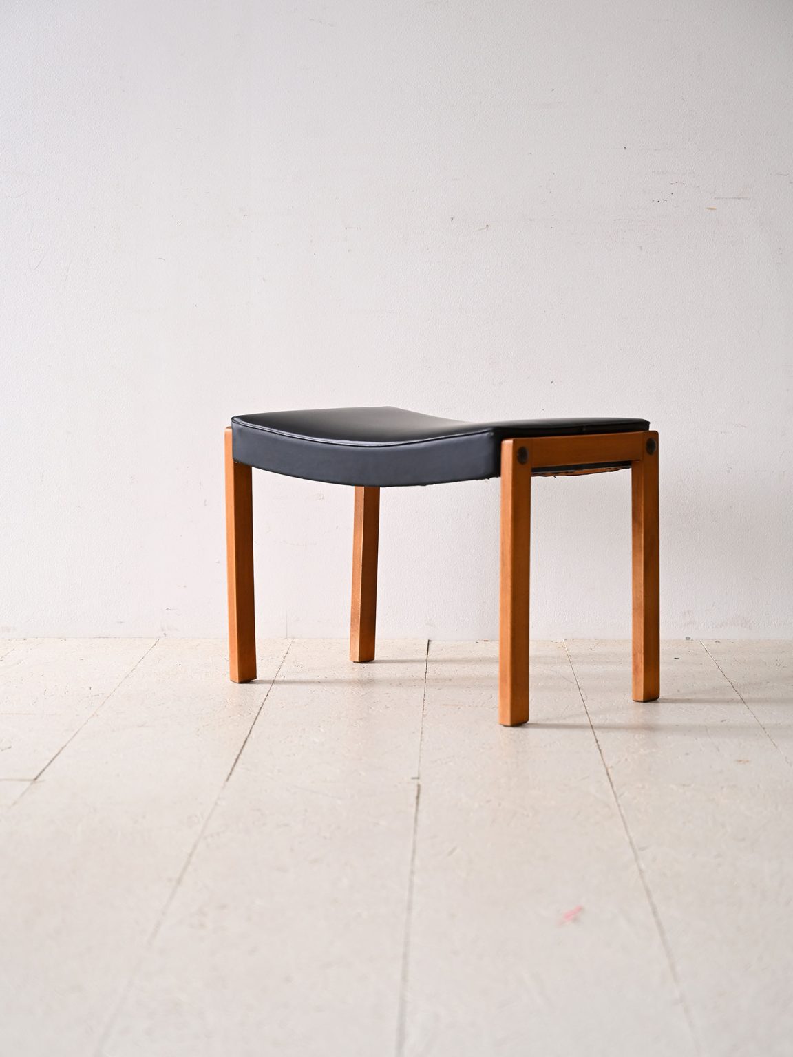 1960s Scandinavian stool | Casafika