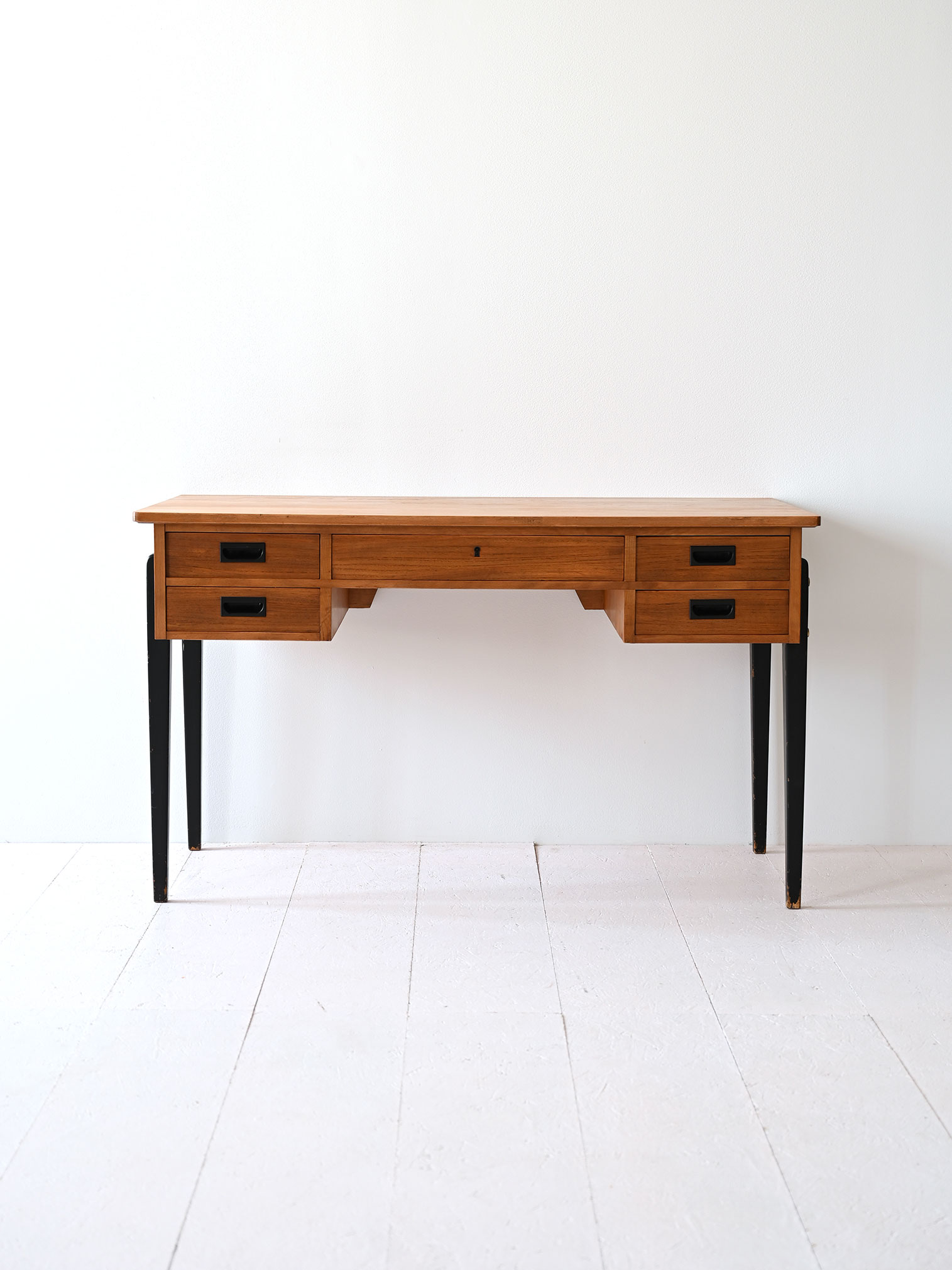 Modern scandinavian desk store
