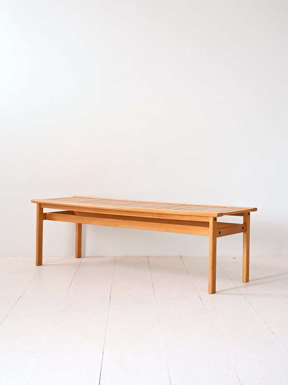 Scandinavian oak bench | Casafika