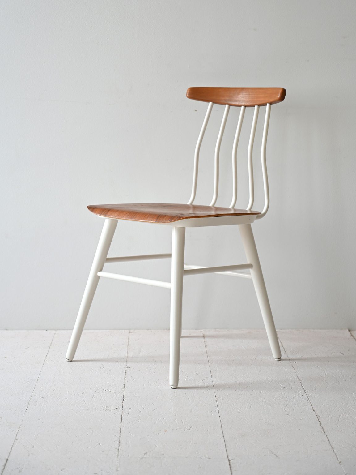 Vintage Scandinavian chair | Casafika