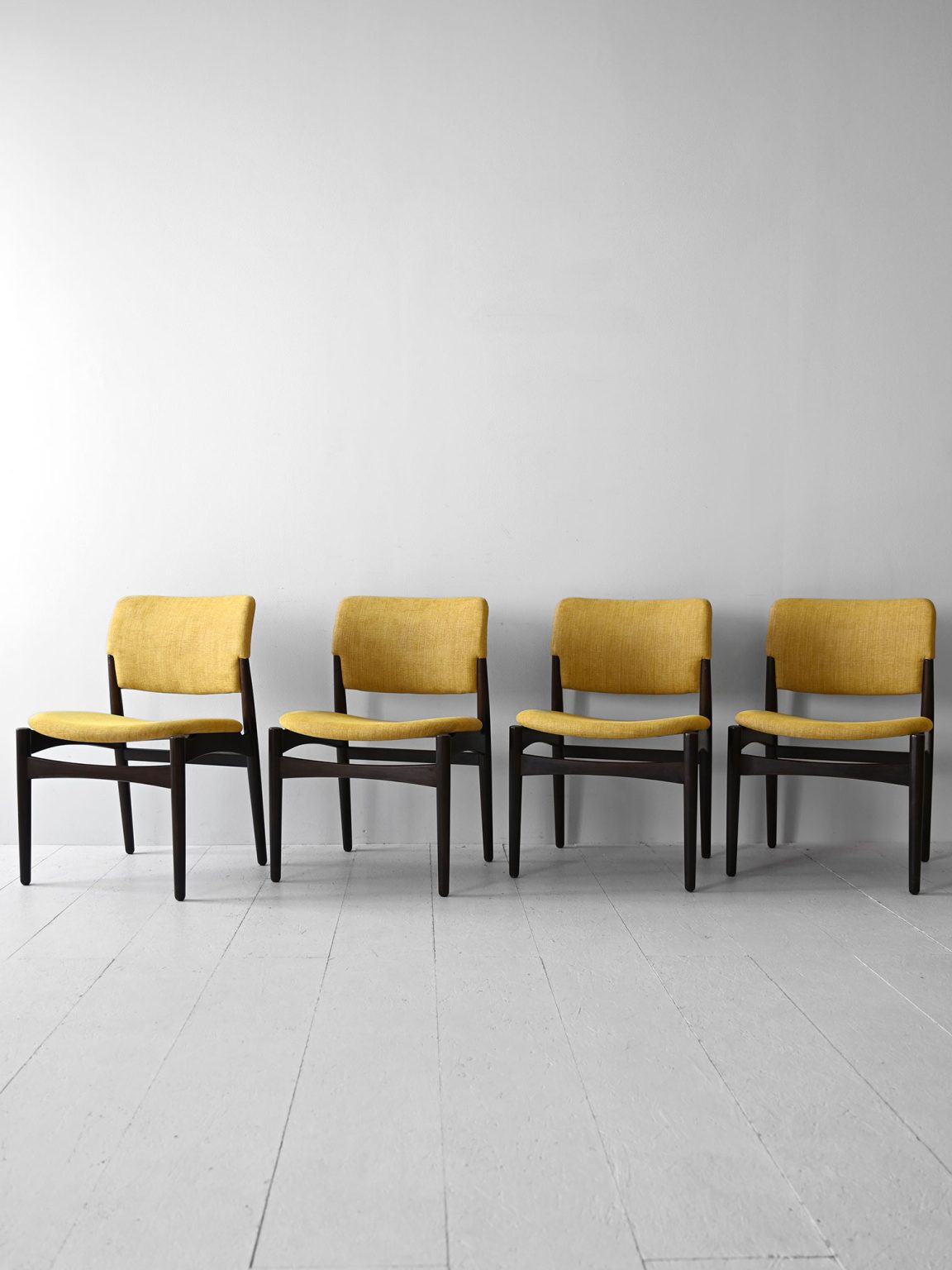 Set of 4 Friz Hansen chairs | Casafika