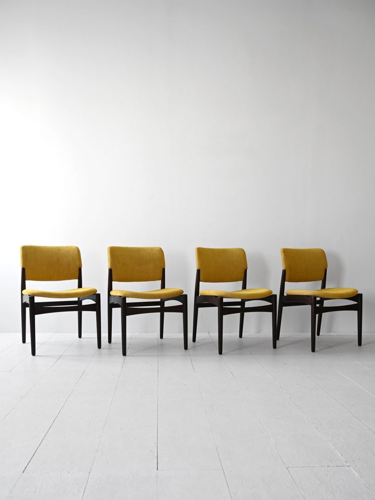 Set of 4 Friz Hansen chairs | Casafika