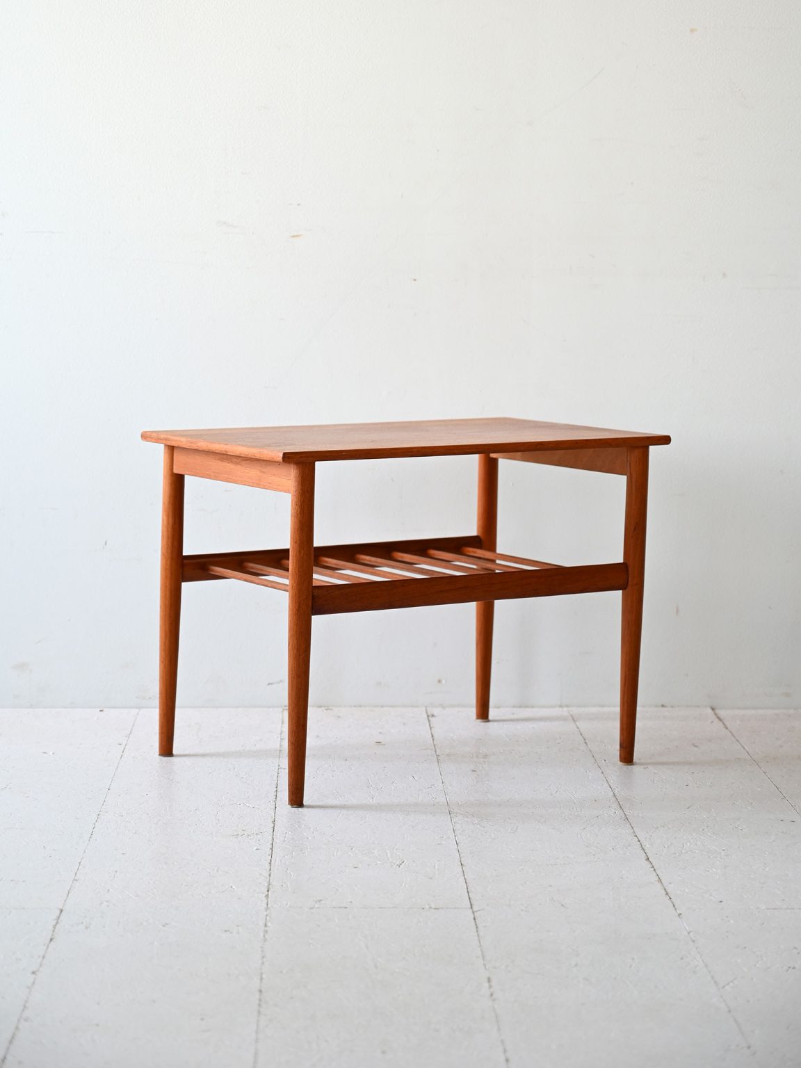 Vintage Scandinavian teak side table, design by Yngvar Sundström | Casafika