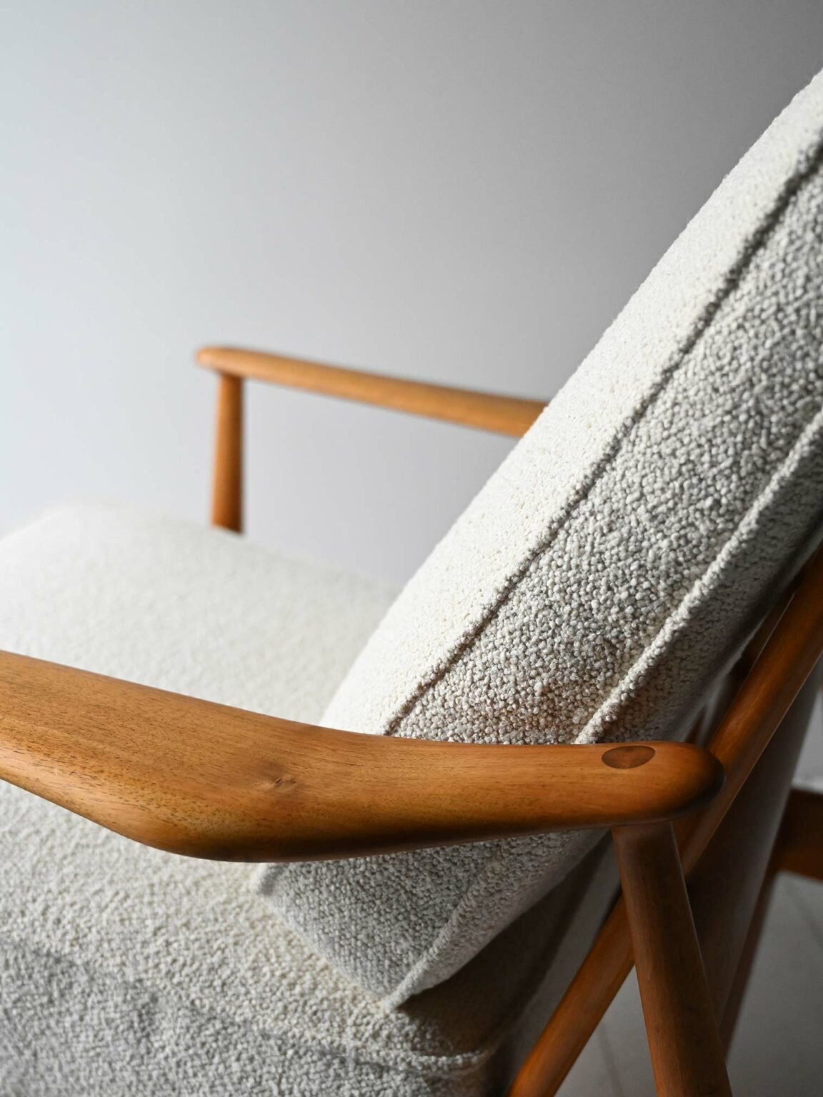 FD 161 Danish armchair by Arne Vodder | Casafika