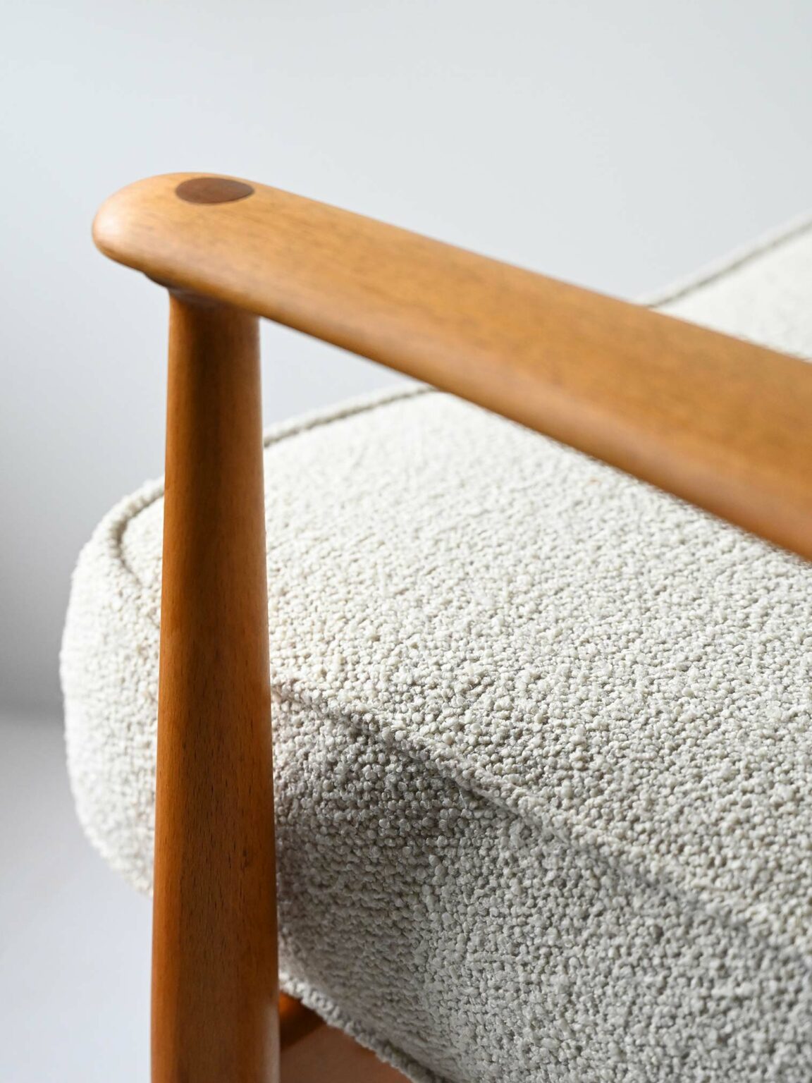 FD 161 Danish armchair by Arne Vodder | Casafika