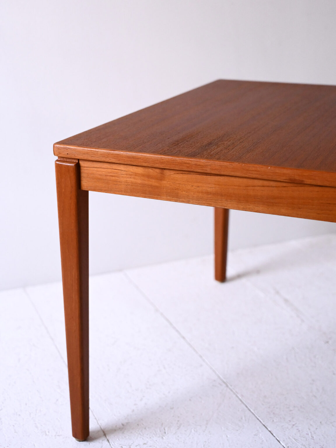 Pair of vintage Scandinavian teak coffee tables | Casafika