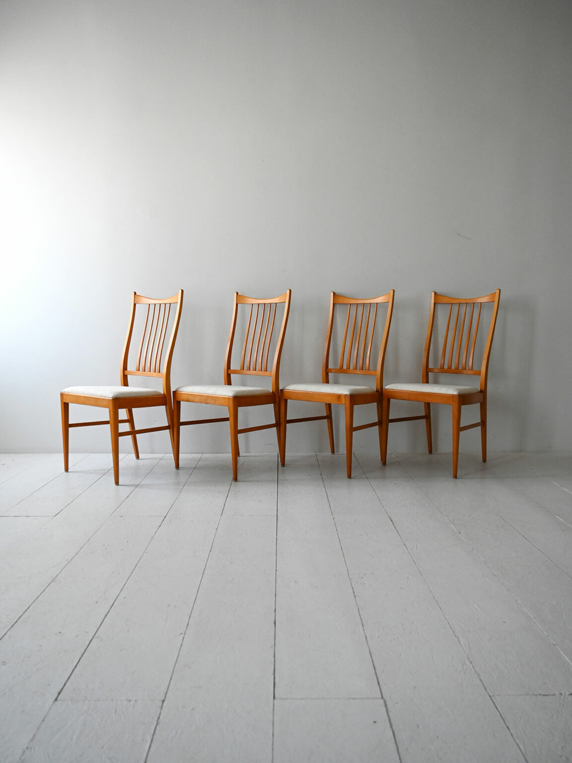 Set of 4 Scandinavian vintage 50s/60s beech chairs | Casafika