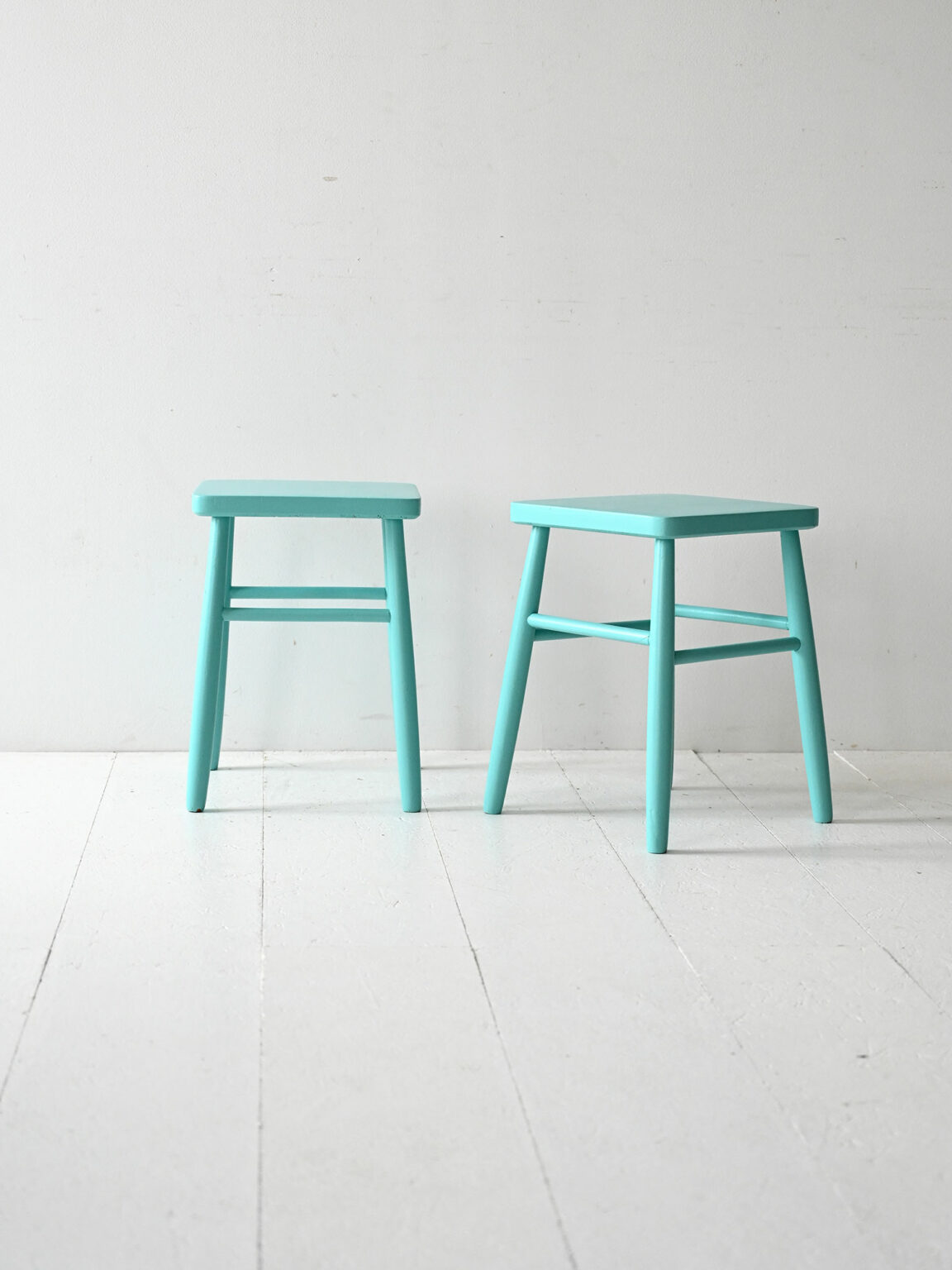 Set of 2 Scandinavian stools from the 1960s | Casafika