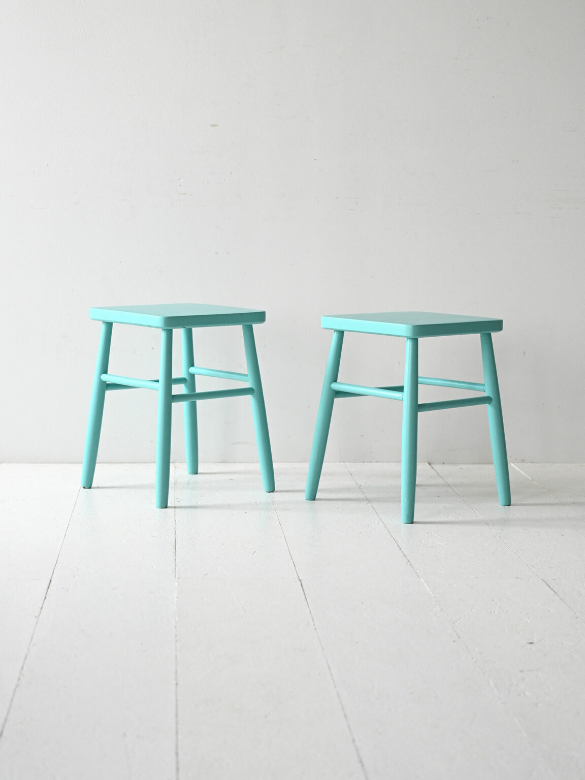 Set of 2 Scandinavian stools from the 1960s | Casafika