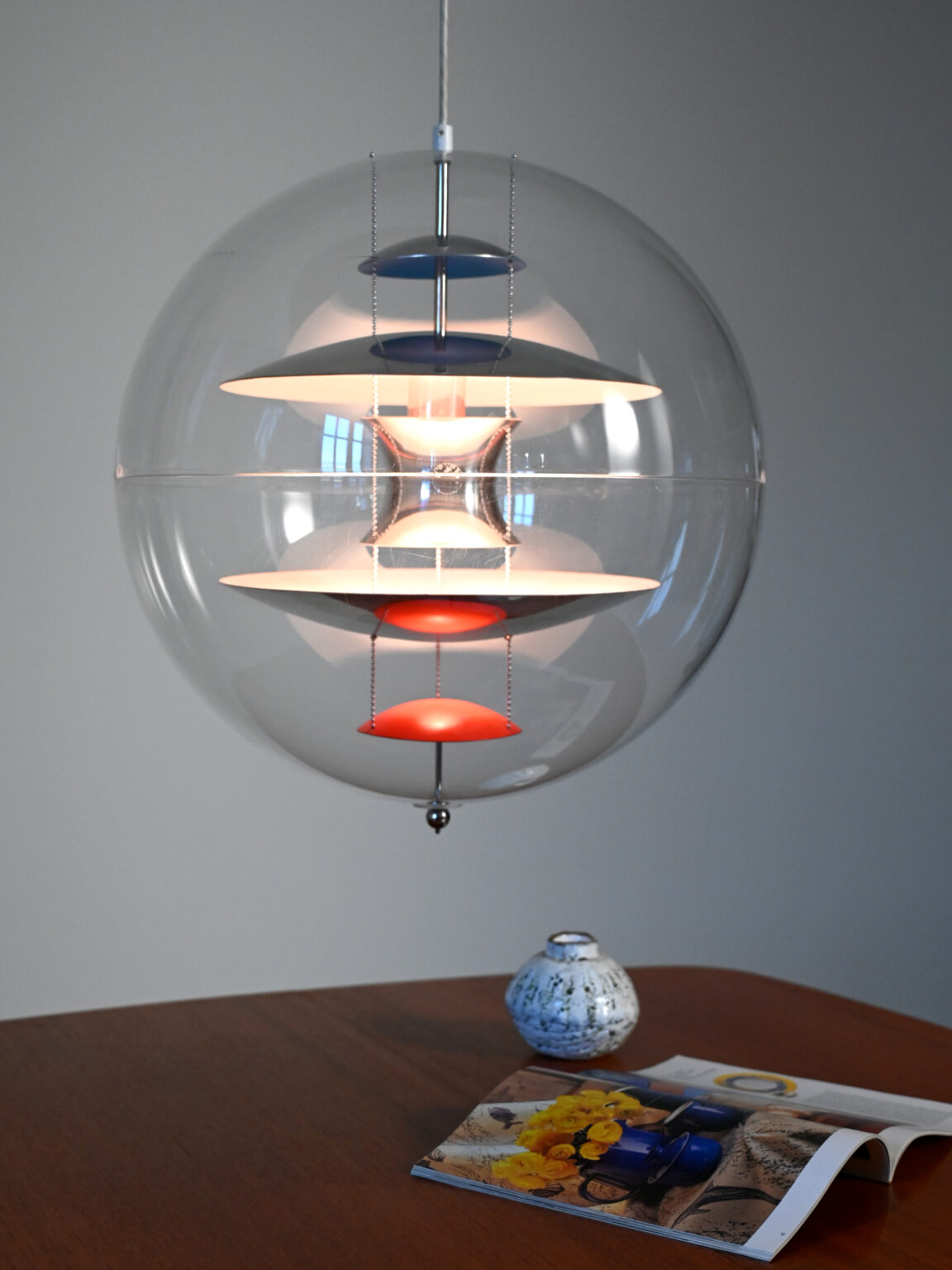 Lampada “VP Globe” di Verner Panton per Louis Poulsen, 1970 | Casafika
